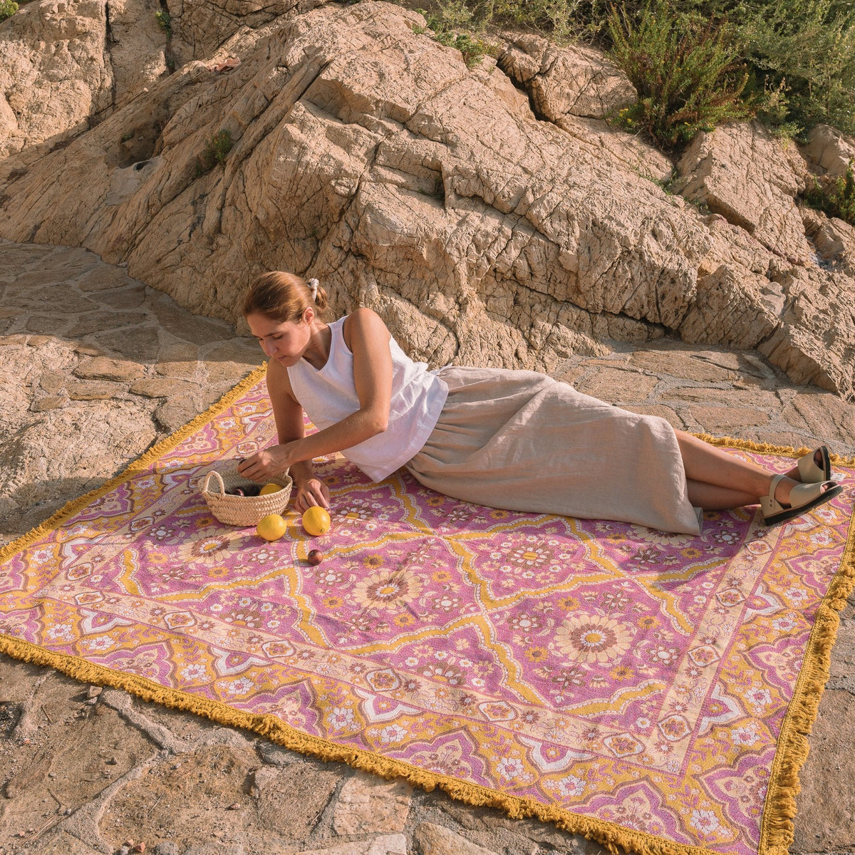 Goldie Woven Picnic Rug XL Size – ISLA