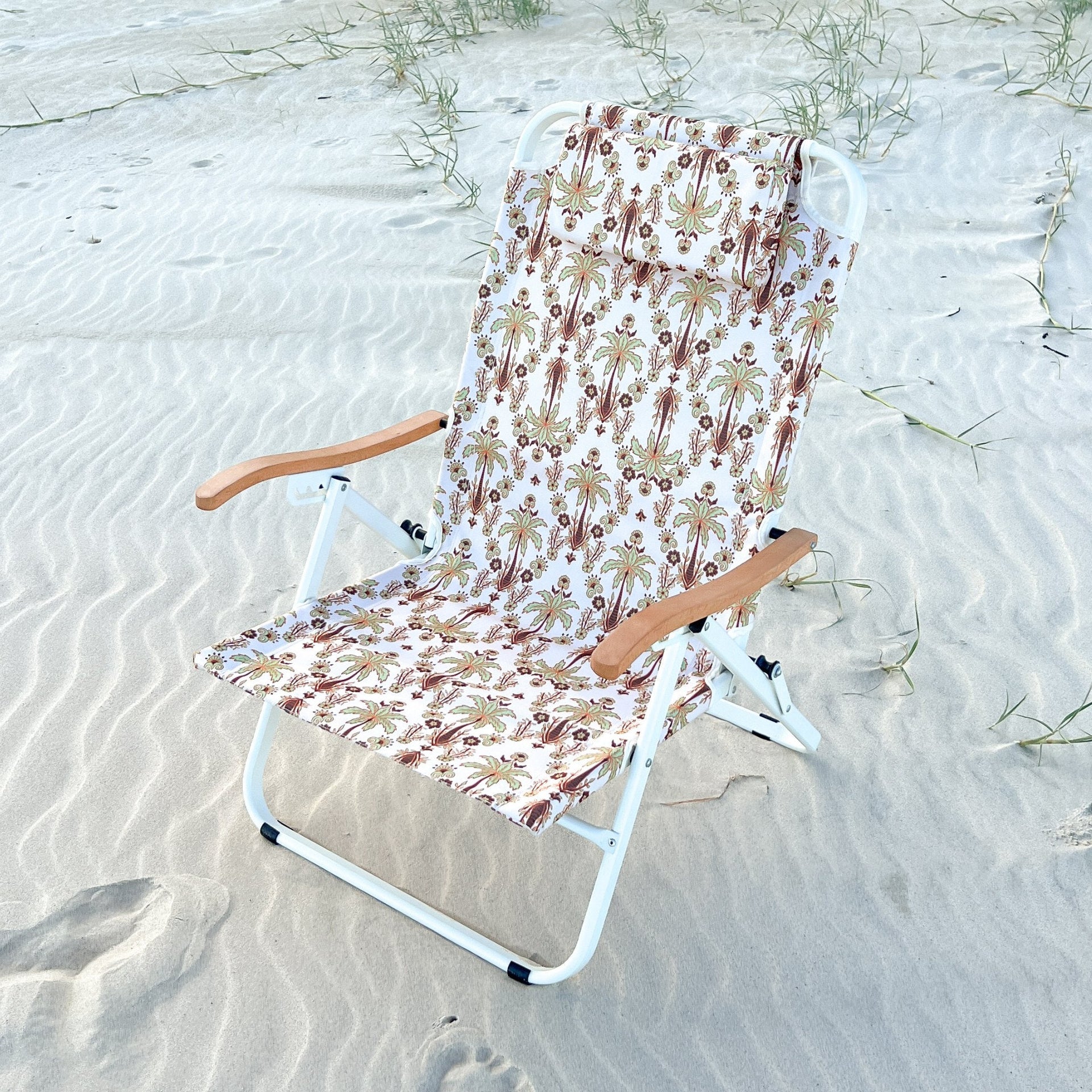 Stylish Beach Chairs - Portable & Comfortable – ISLA Label Australia
